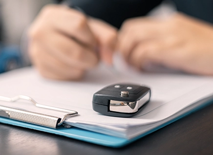 Hoe kan ik een auto overschrijven?